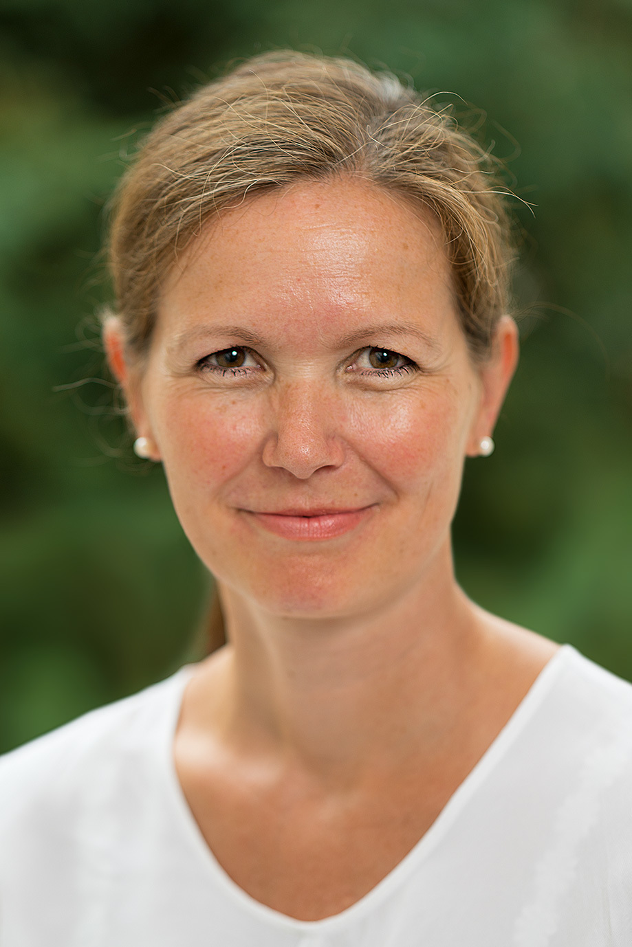 Dr. Eva Glauser
